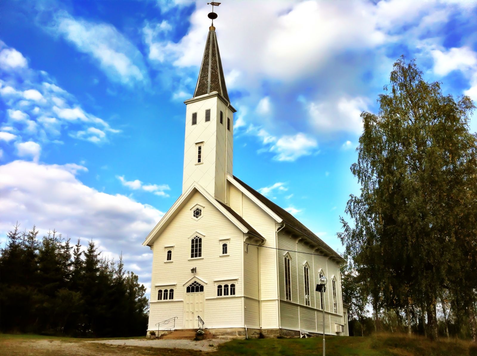 Norsk bestefar i Nes drepte døtrene og barnebarnet: Hvem er de og hvordan kunne det skje ...