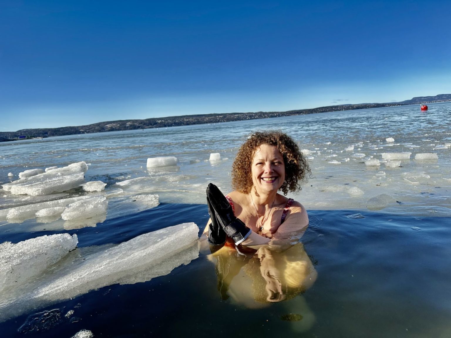 Ruset på isbad: Vinterbad utløser endorfiner og er et naturlig dop ...